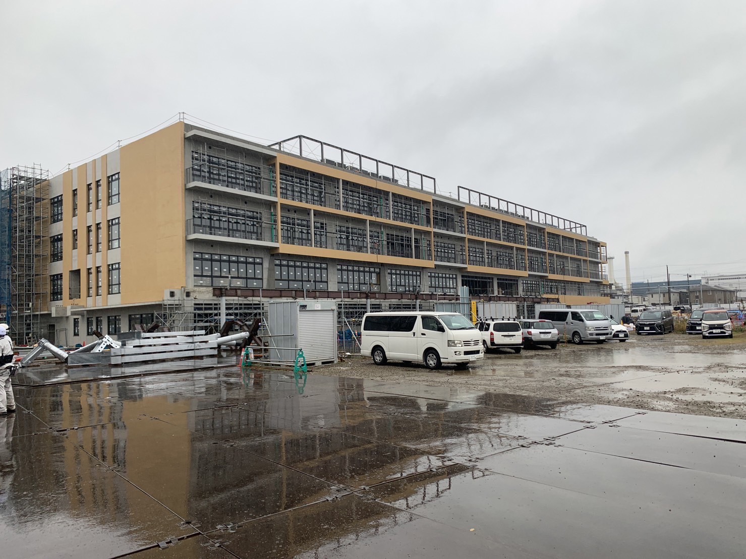 柏市 小学校内装工事 - 株式会社サイタマ美装