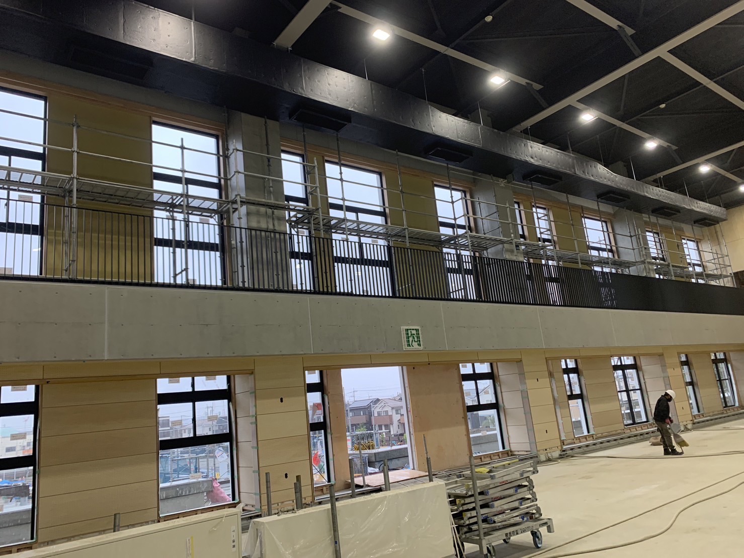 柏市 小学校内装工事 - 株式会社サイタマ美装